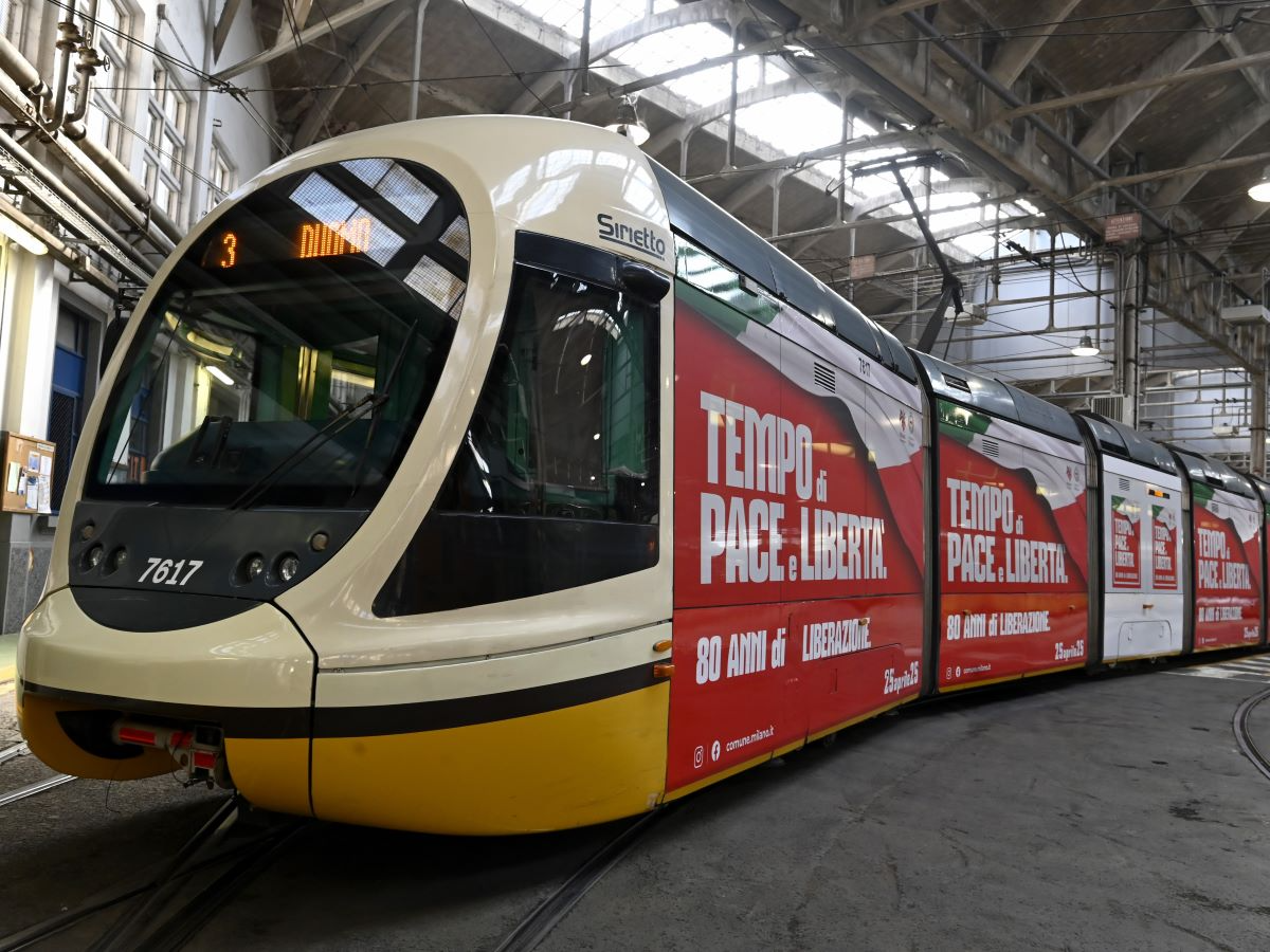 Milano è memoria. Un tram rosso per la Liberazione, il tributo di ATM ...